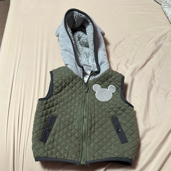 Disney | Accessories | Disney Junior Mickey Quilted Hooded Vest Green ...